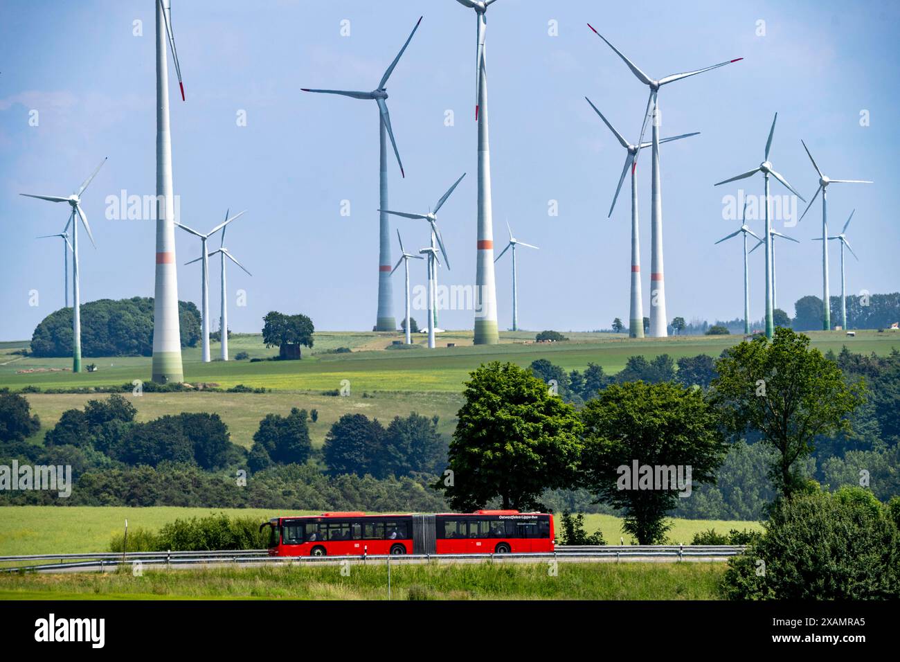 Bus und landschaft hi-res stock photography and images - Alamy