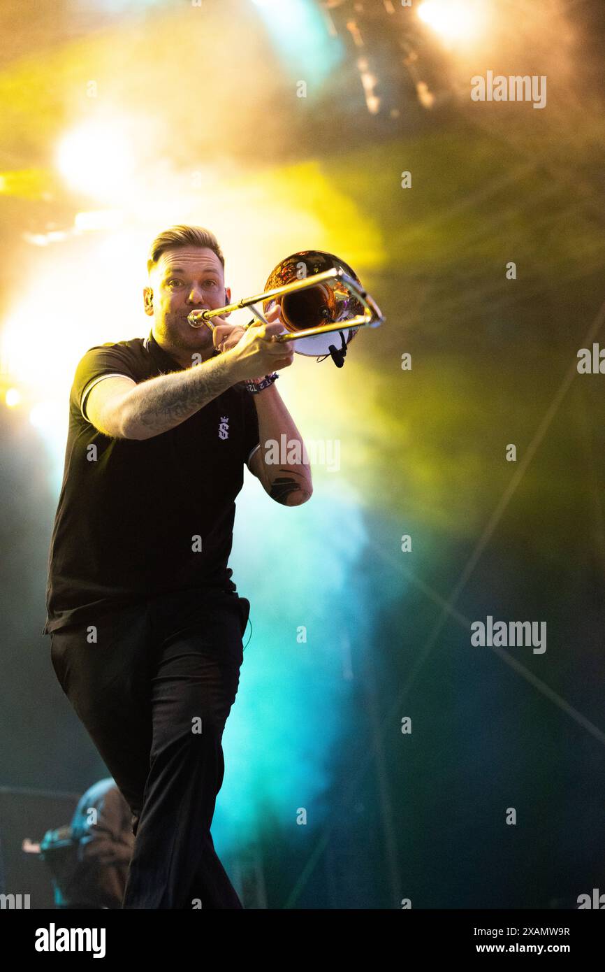 Die deutsche Ska-Punk-Band Sondaschule während ihres Auftrittes im ...