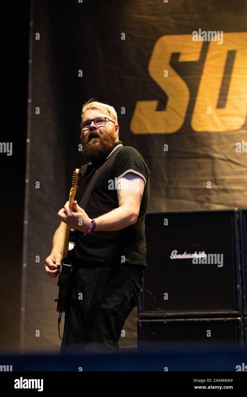 Die deutsche Ska-Punk-Band Sondaschule während ihres Auftrittes im ...