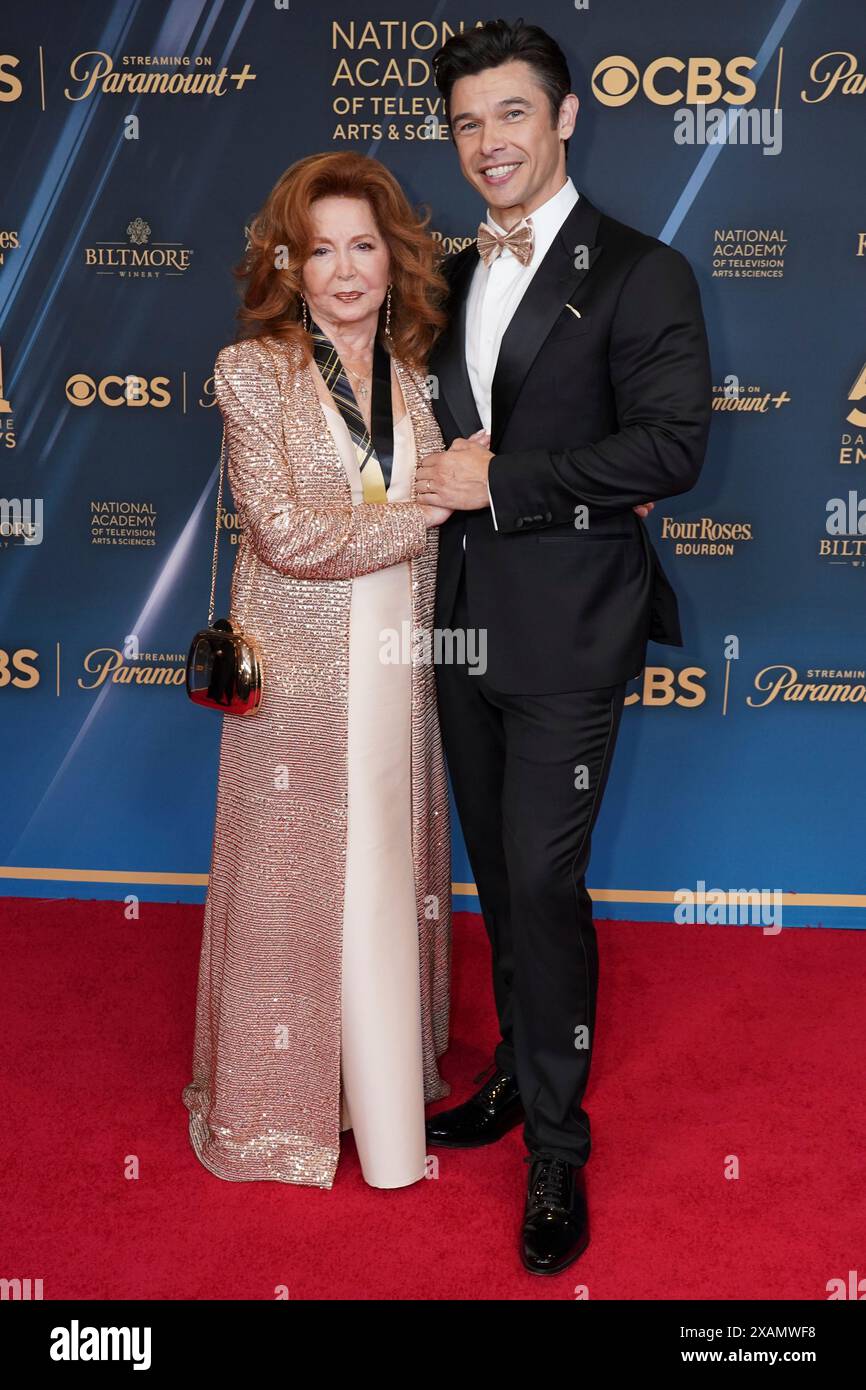 Gold Circle Honoree Suzanne Rogers, left, and Paul Telfer arrive at the ...