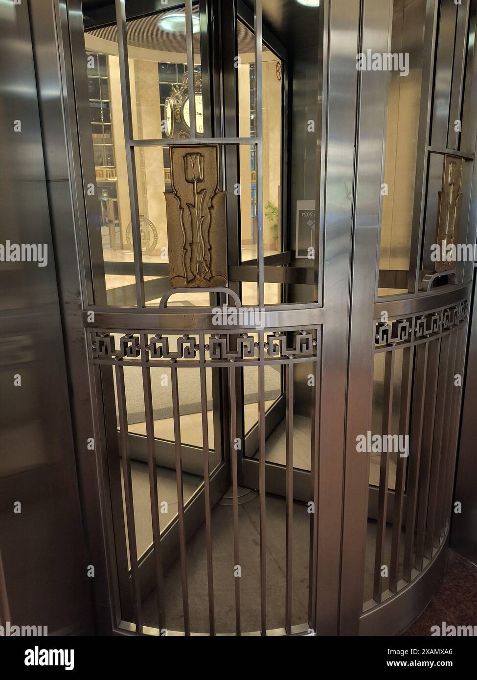 Decorative revolving door hi-res stock photography and images - Alamy