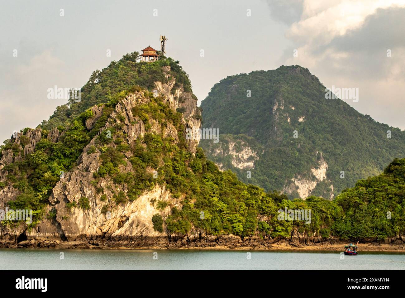 Stunning Ti Top Island in heart of the Alluring Long Bay, Vietnam ...