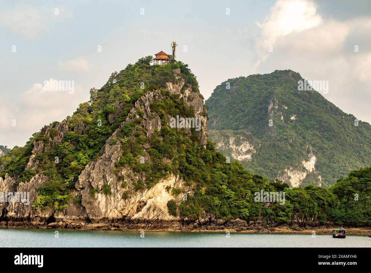 Stunning Ti Top Island in heart of the Alluring Long Bay, Vietnam ...