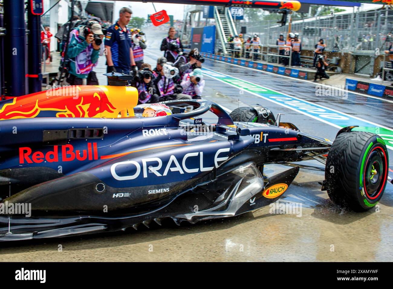 Max Verstappen (NED) - Oracle Red Bull Racing - Red Bull RB20 - Honda ...