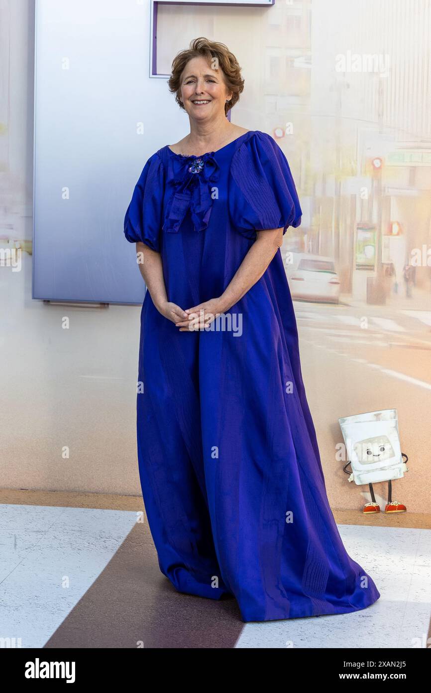 Fiona lewis hi-res stock photography and images - Alamy