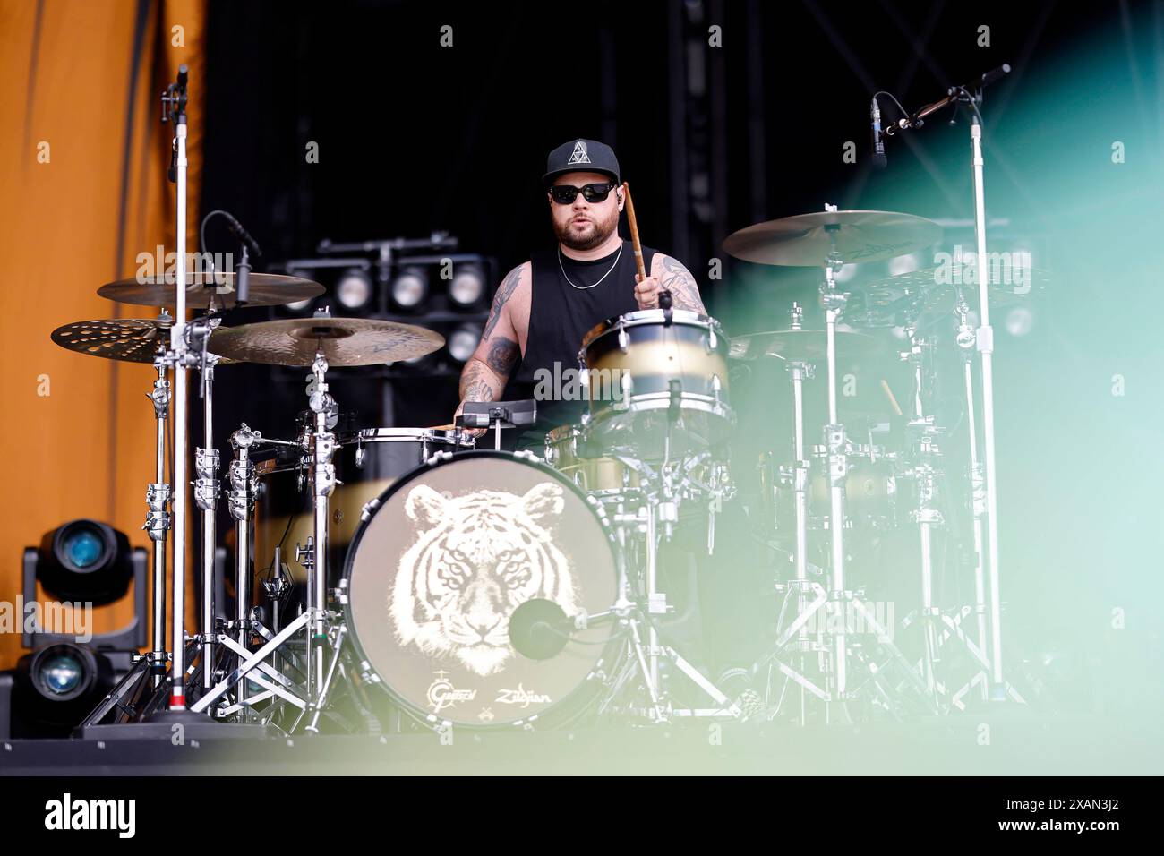 Royal blood drummer hi-res stock photography and images - Alamy