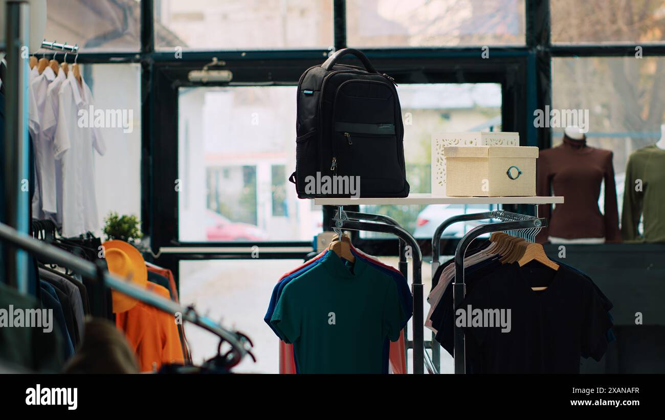 Empty retail store filled racks hi-res stock photography and images - Alamy