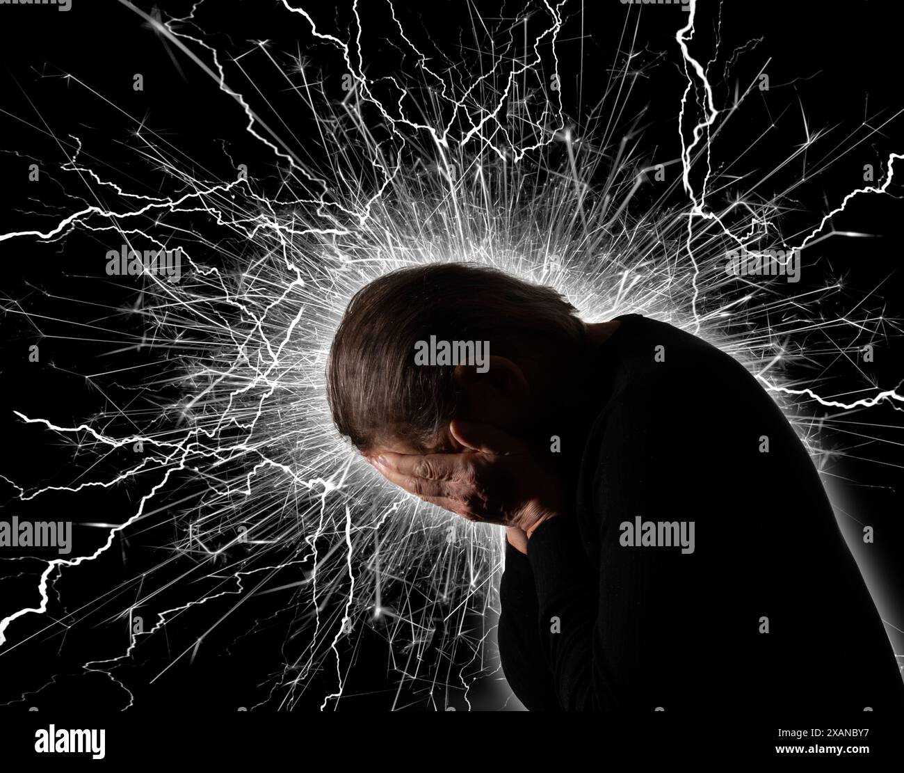 Man experiencing severe headache hi-res stock photography and images ...