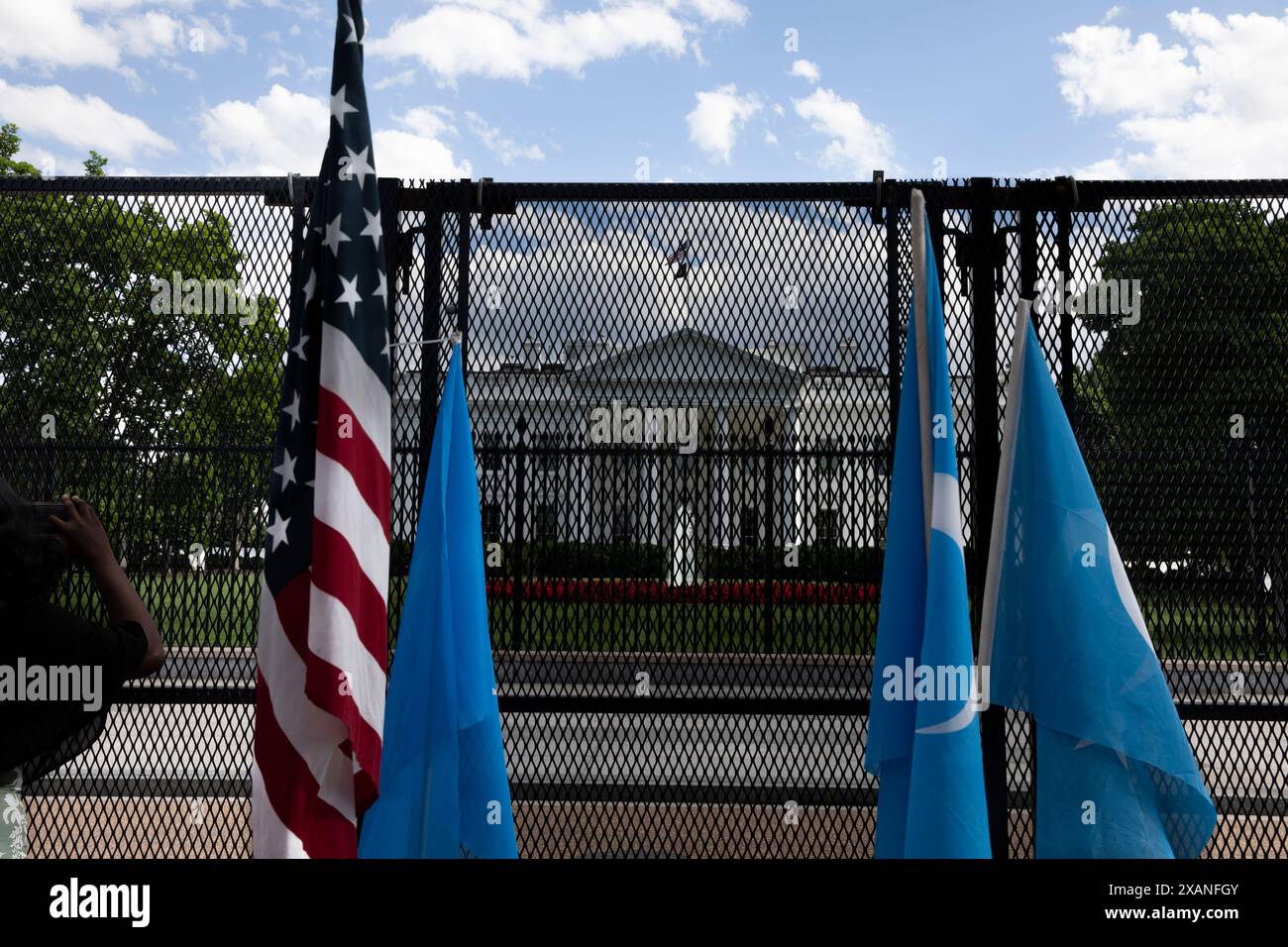 The White House is putting up fencing around its complex the day before ...