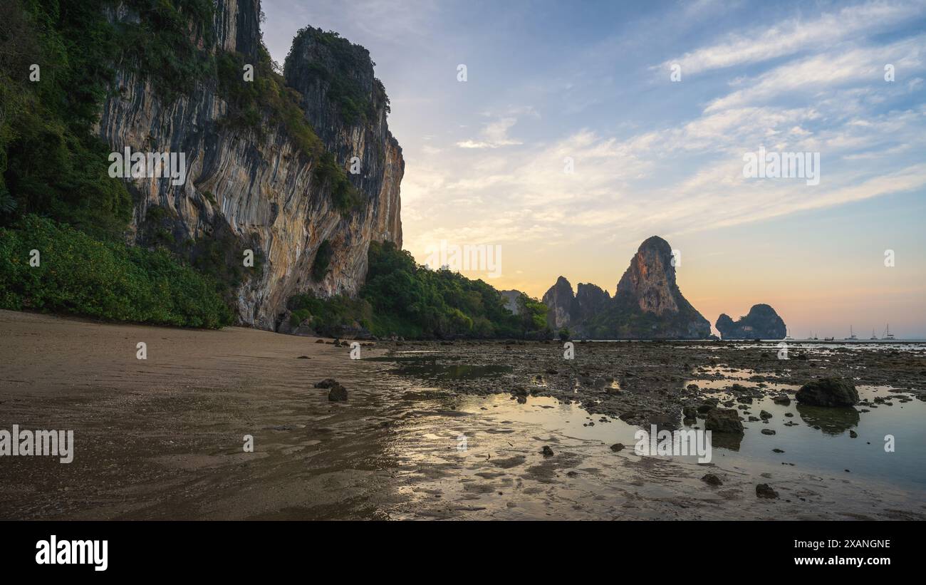 beautiful sunset at tonsai beach in railay in krabi in thailand Stock ...