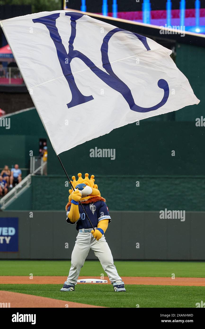Kansas City, MO, USA. 7th June, 2024. Kansas City Royals mascot ...