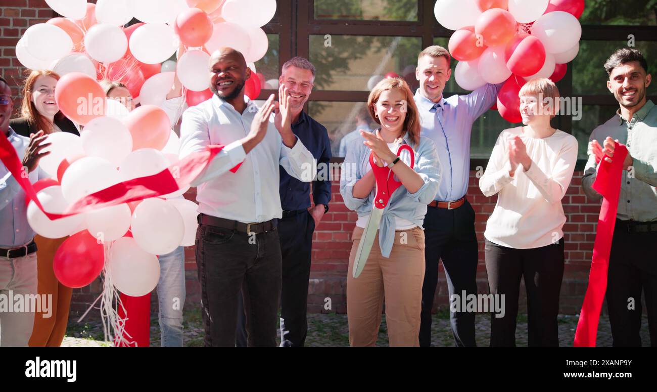 Office opening ceremony hi-res stock photography and images - Alamy