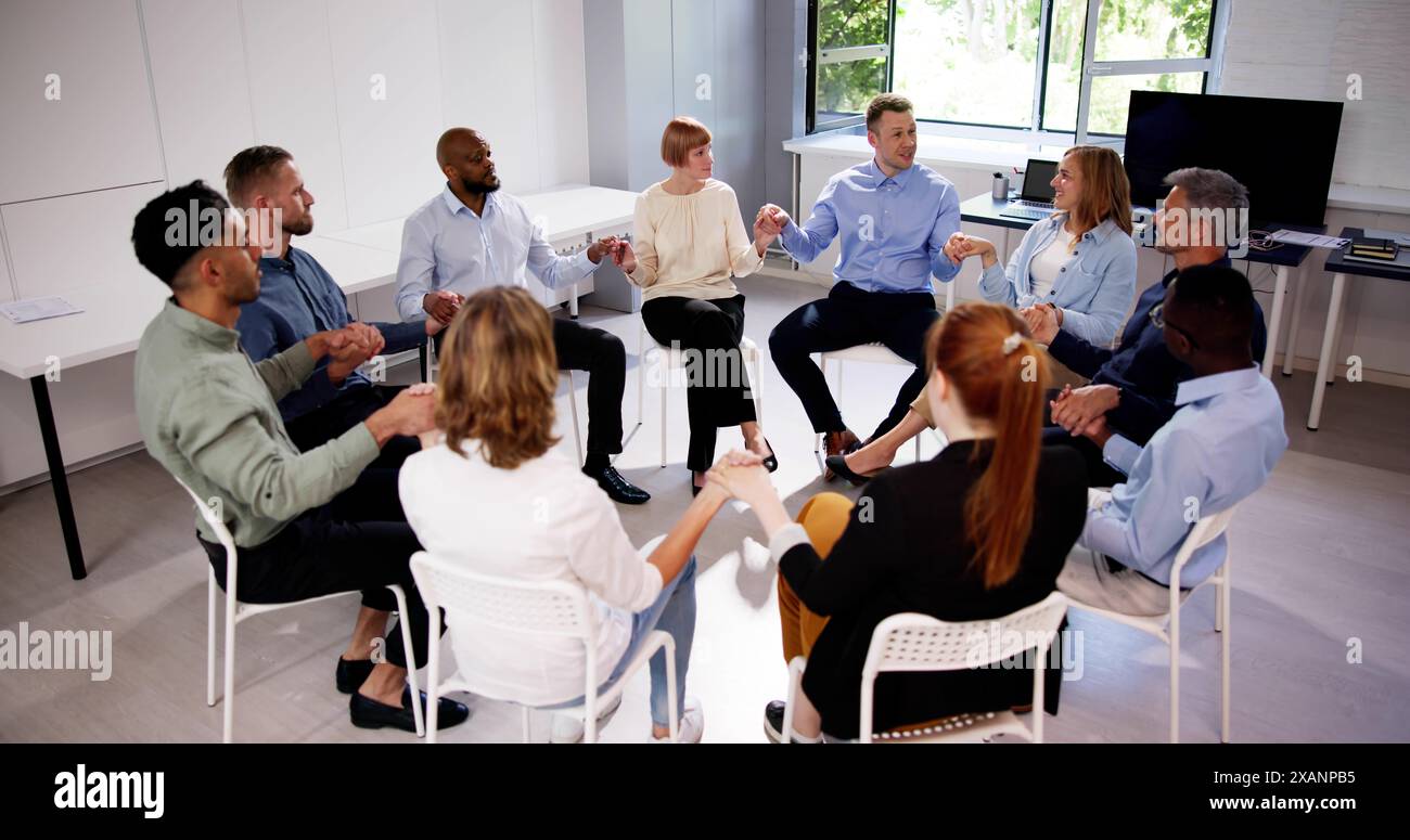 Multicultural counseling hi-res stock photography and images - Alamy