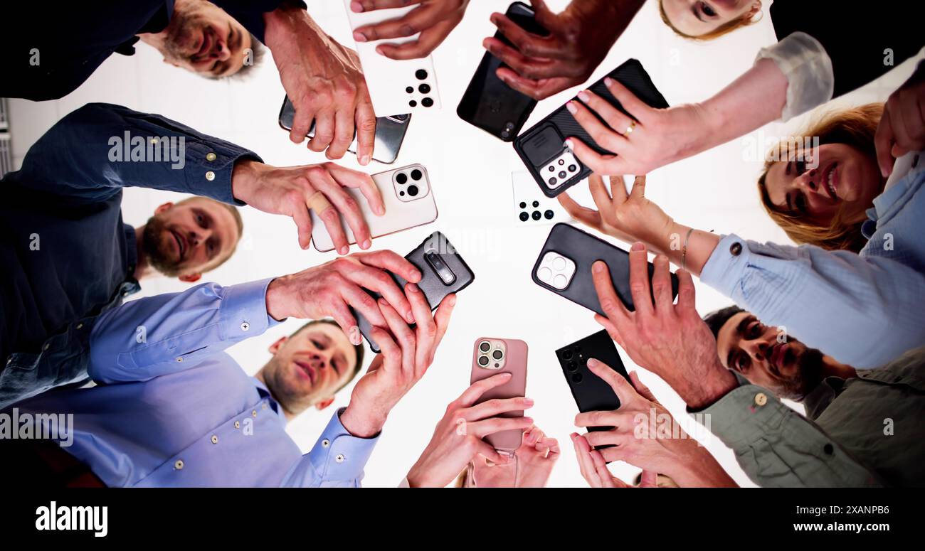 Online Social Media Communication On Mobile Phone Stock Photo - Alamy