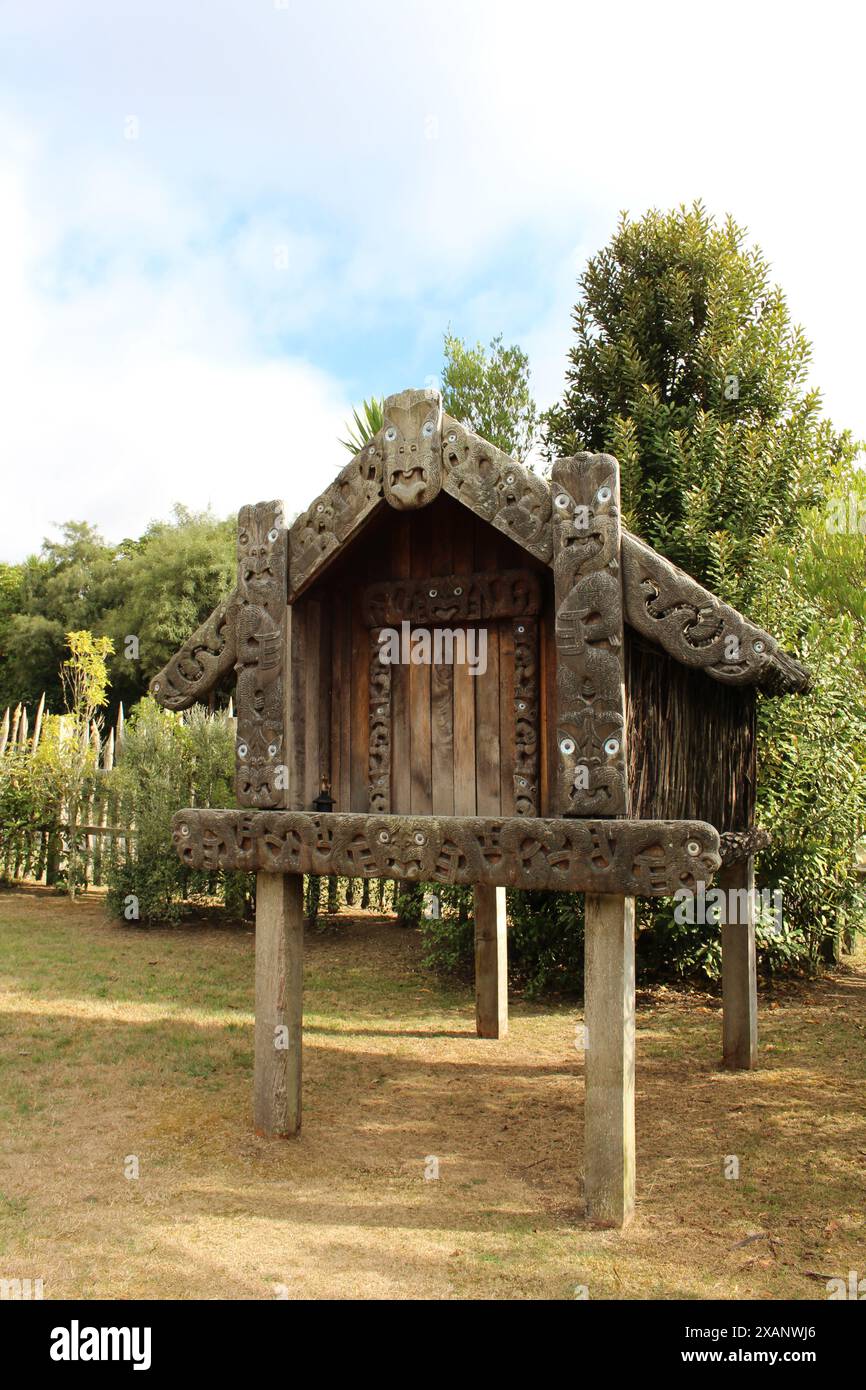 Maori house hi-res stock photography and images - Alamy