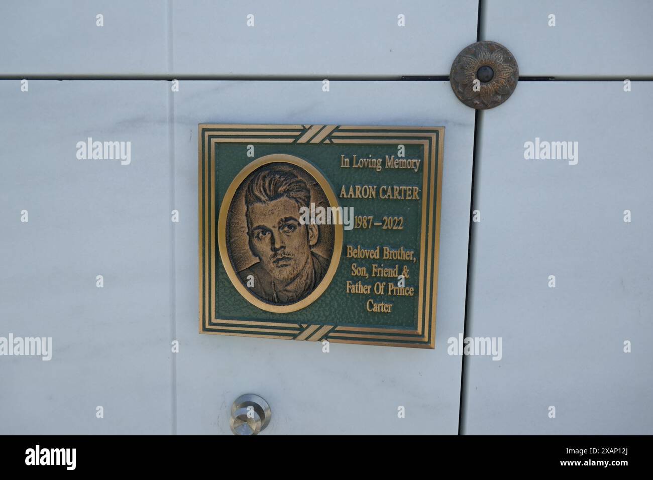 Los Angeles, California, USA 6th June 2024 Singer Aaron Carter Grave in ...