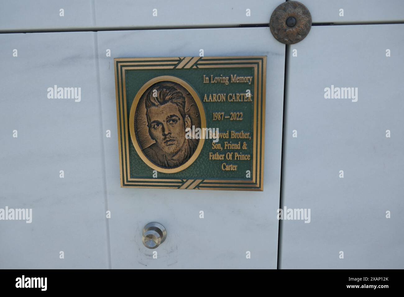 Los Angeles, California, USA 6th June 2024 Singer Aaron Carter Grave in ...
