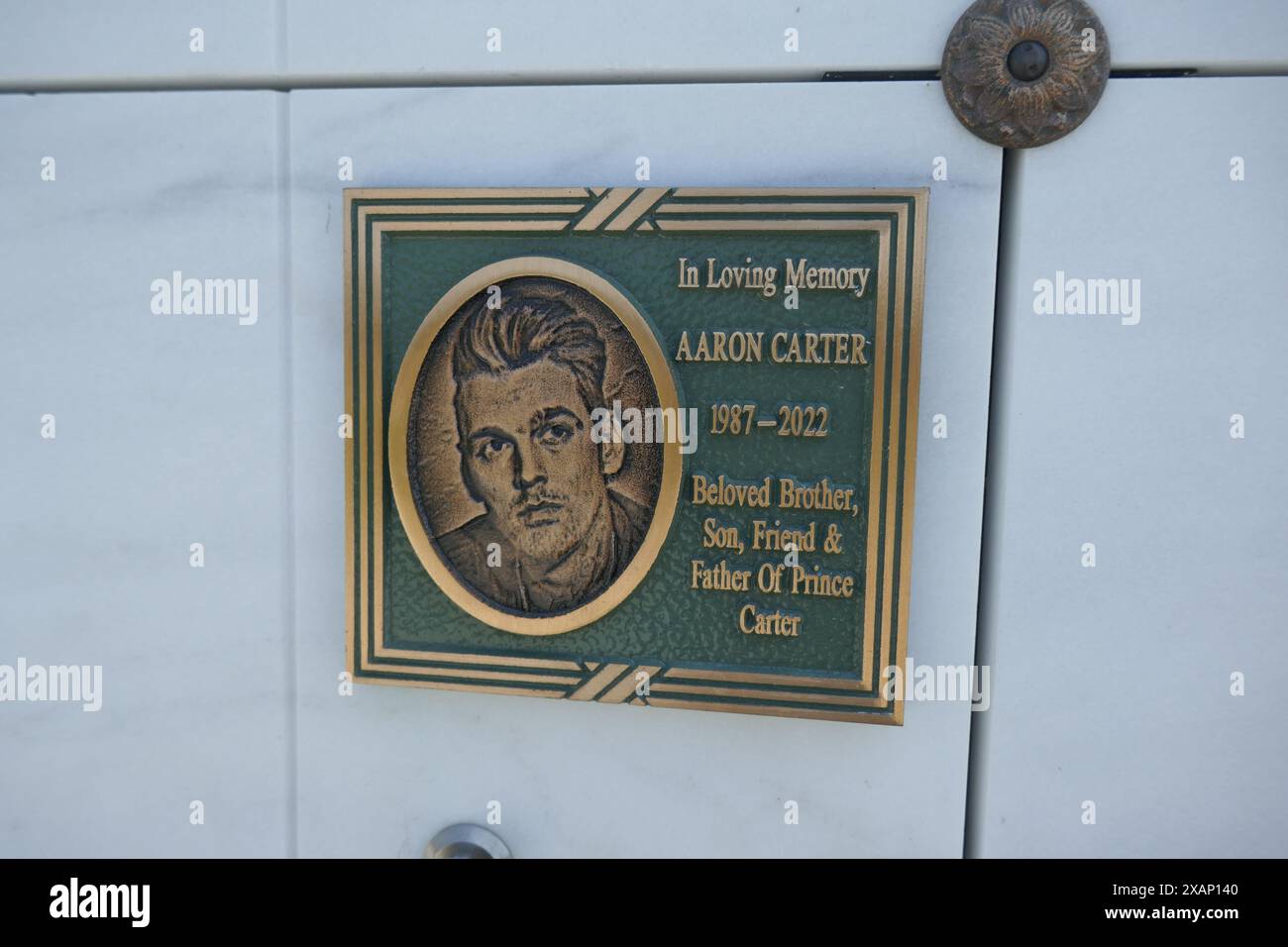 Los Angeles, California, USA 6th June 2024 Singer Aaron Carter Grave in ...