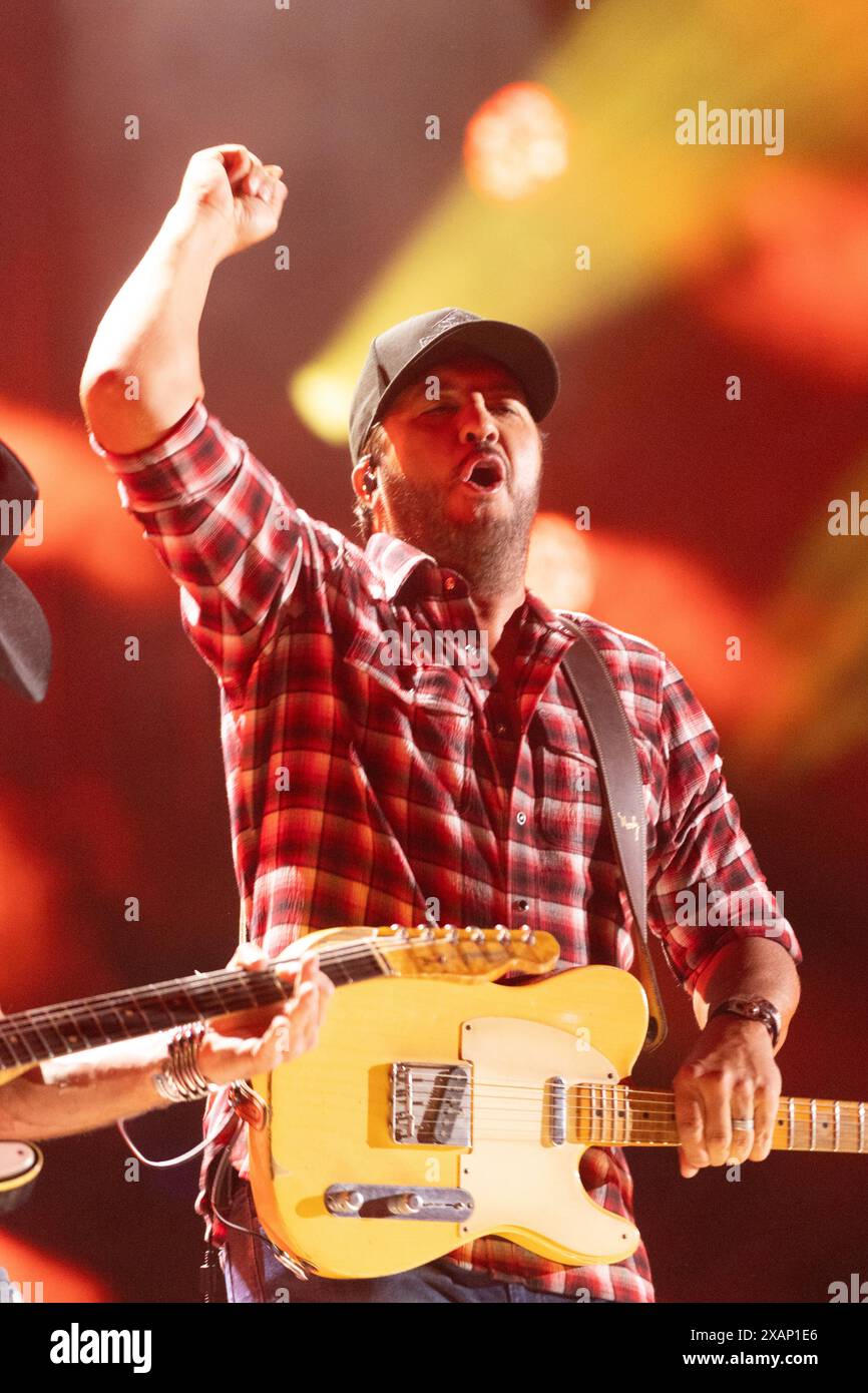 Nashville, TN- June 7: Luke Bryan performs at CMA Fest at Nissan ...