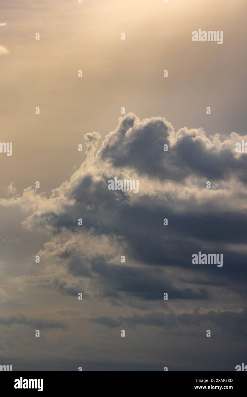 Streaking cloud hi-res stock photography and images - Alamy
