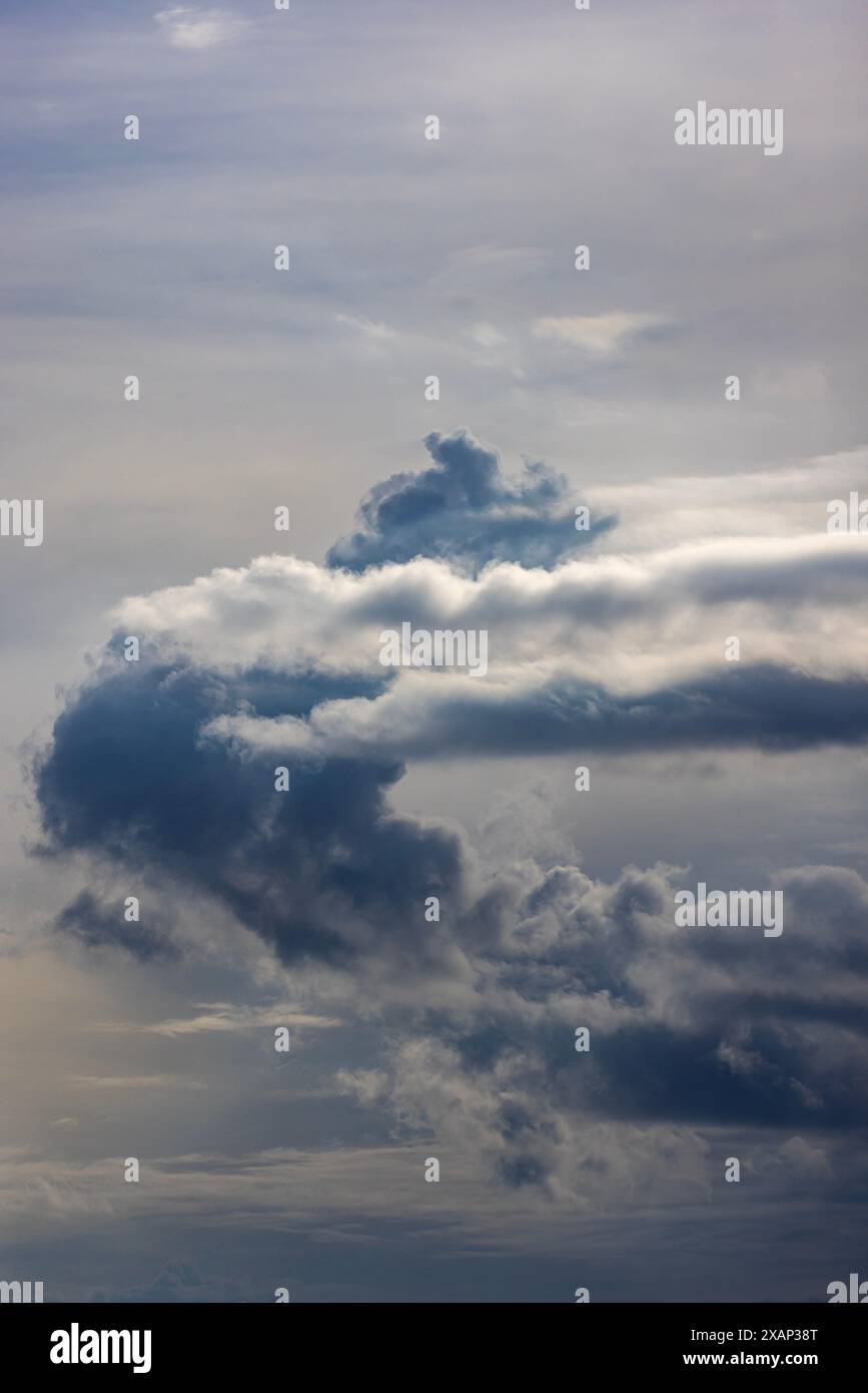 Streaking cloud hi-res stock photography and images - Alamy