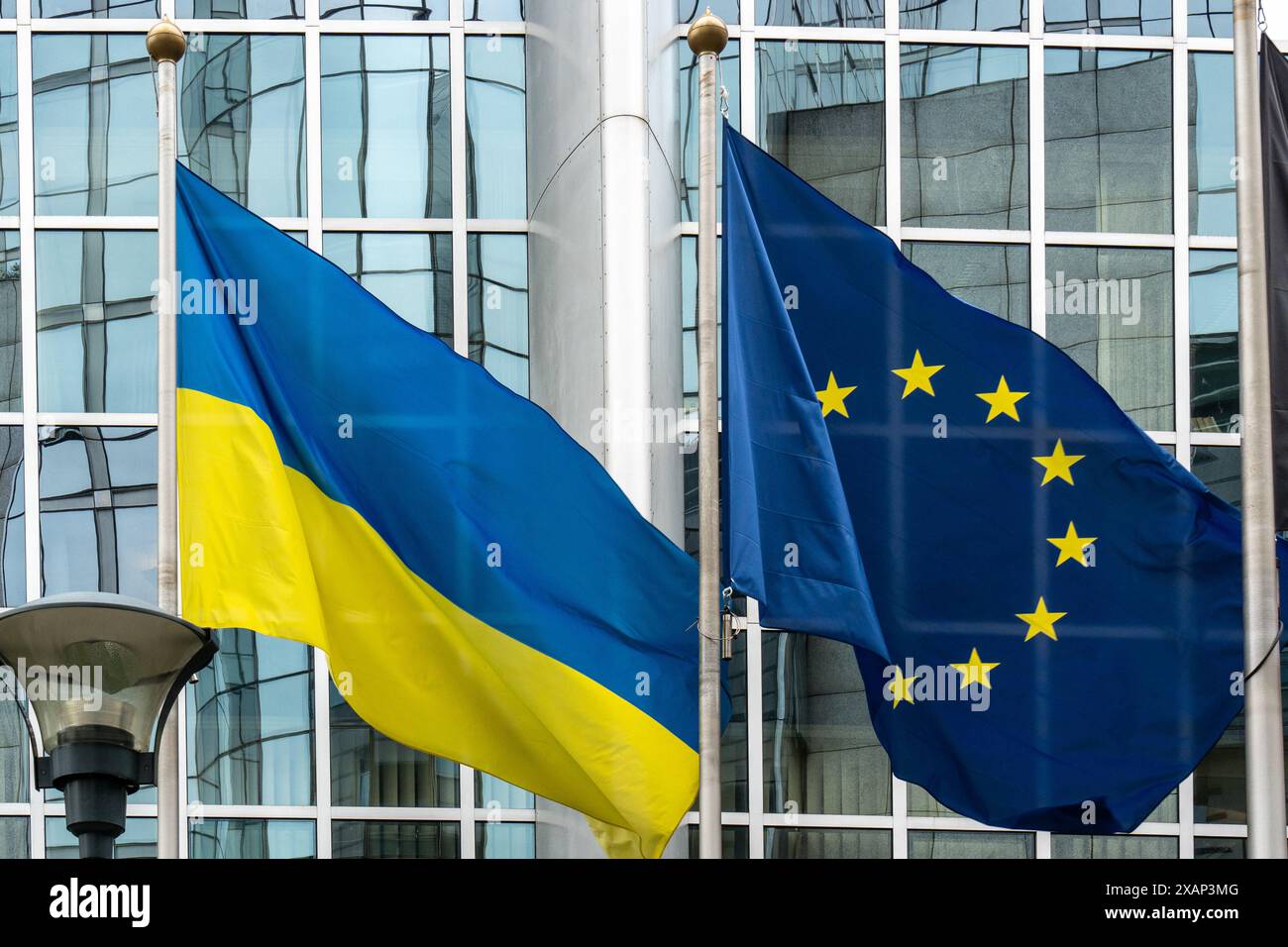 Support ukraine in war hi-res stock photography and images - Alamy