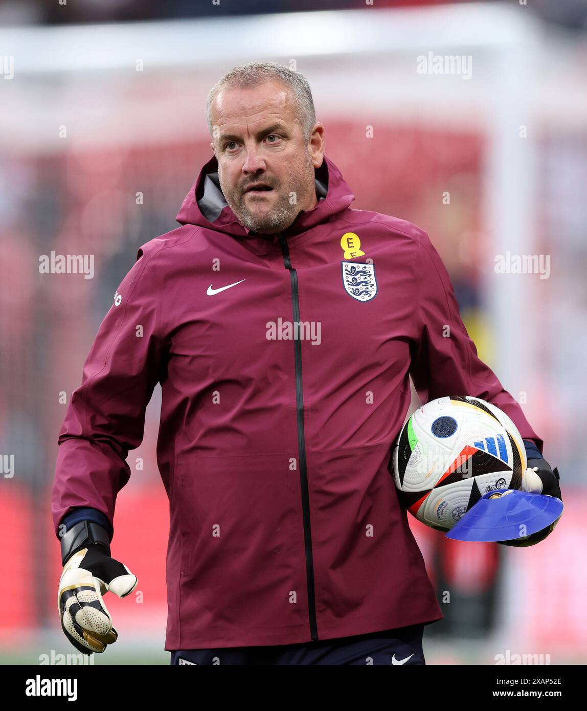 England goalkeeper hi-res stock photography and images - Alamy