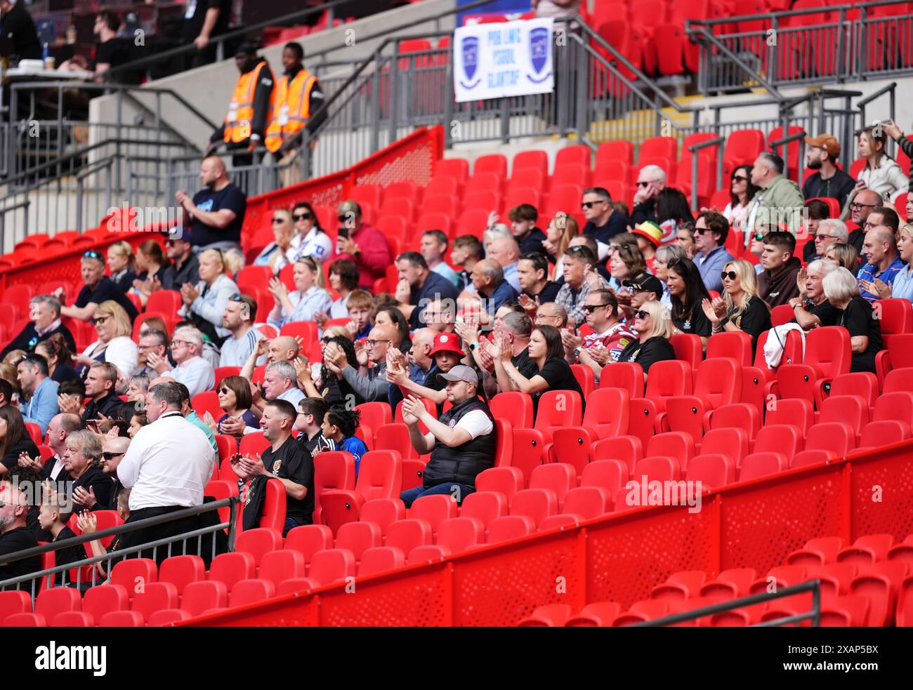 Fans clap after 7 minutes in tribute to Rob Burrow during the Steven ...