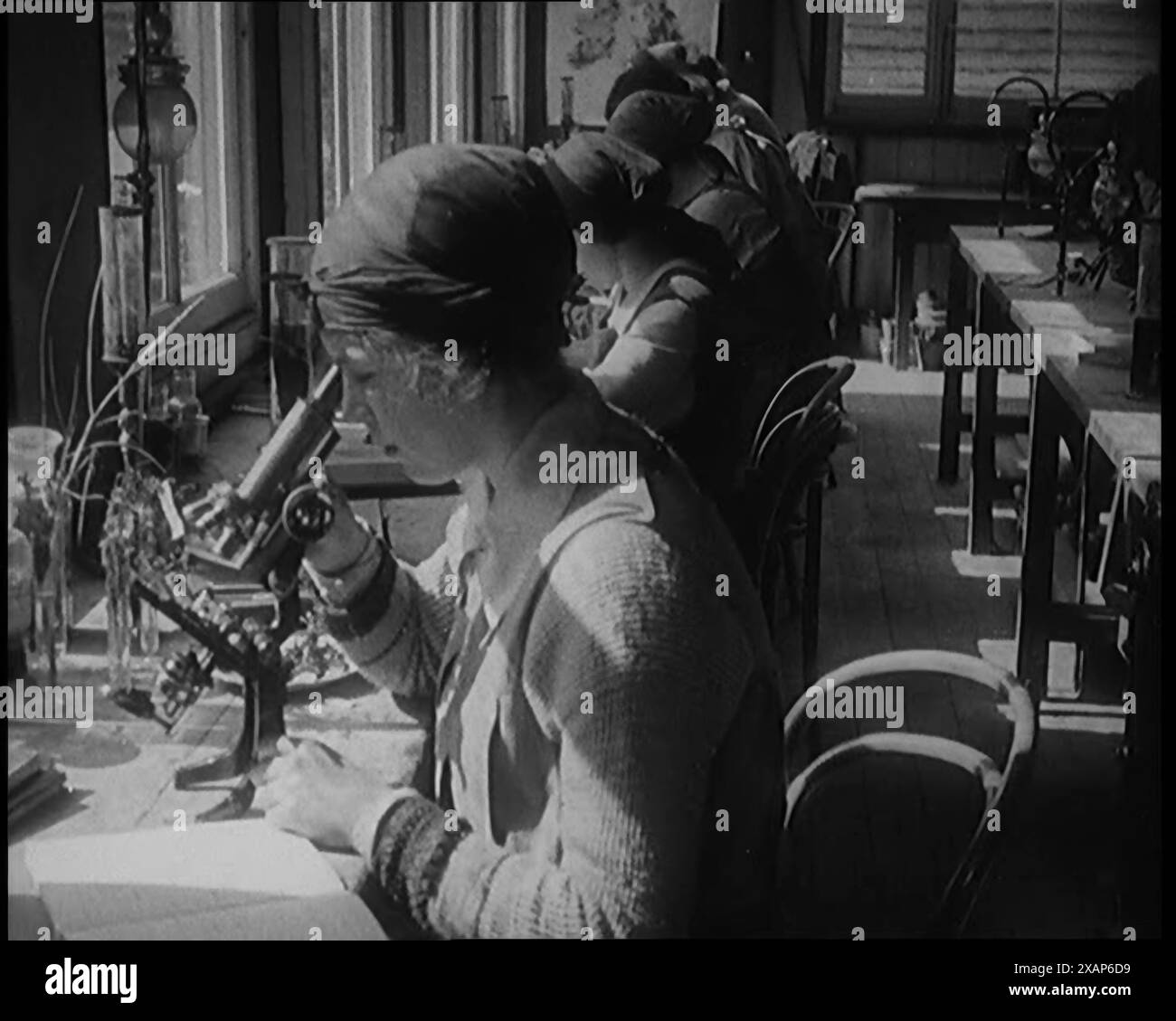 Class picture 1920s hi-res stock photography and images - Alamy