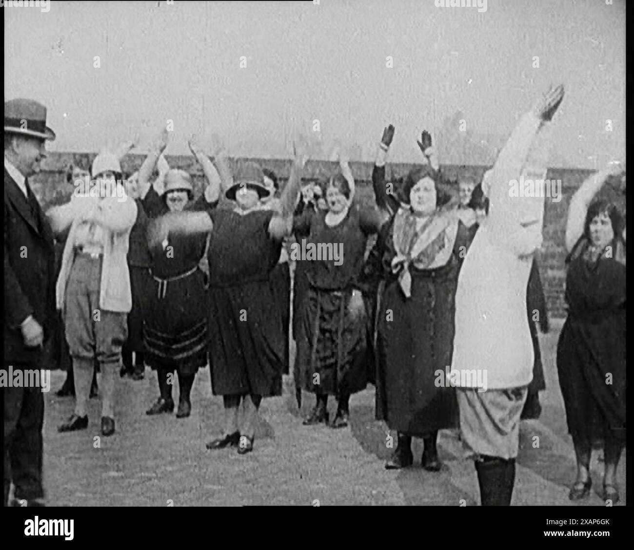 Fat white women on beach hi-res stock photography and images - Alamy
