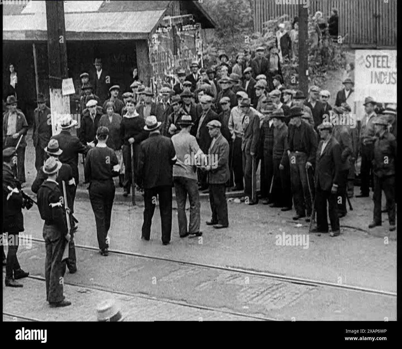 Steel strike 1930s hi-res stock photography and images - Alamy