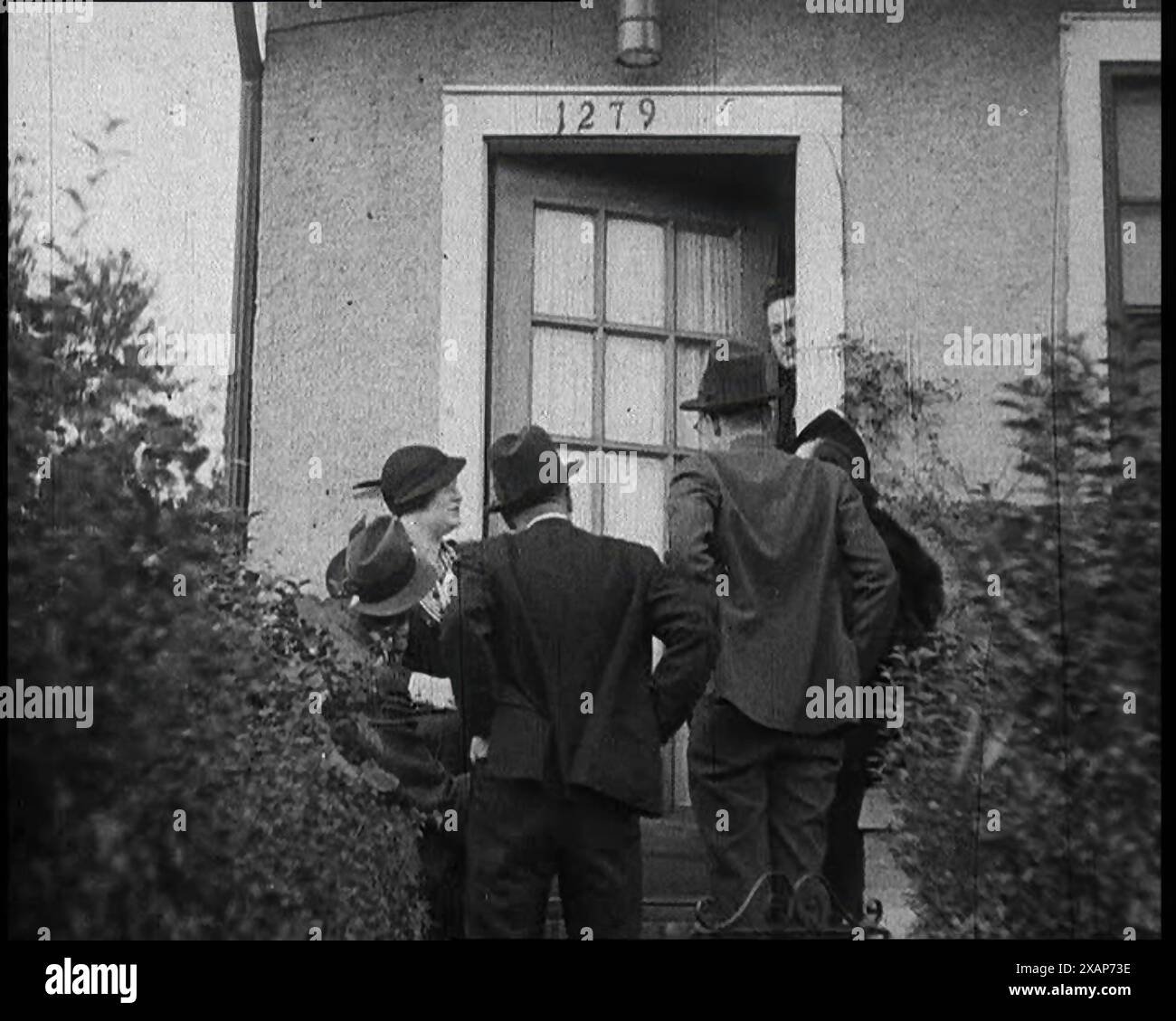 1930s crowd houses hi-res stock photography and images - Alamy