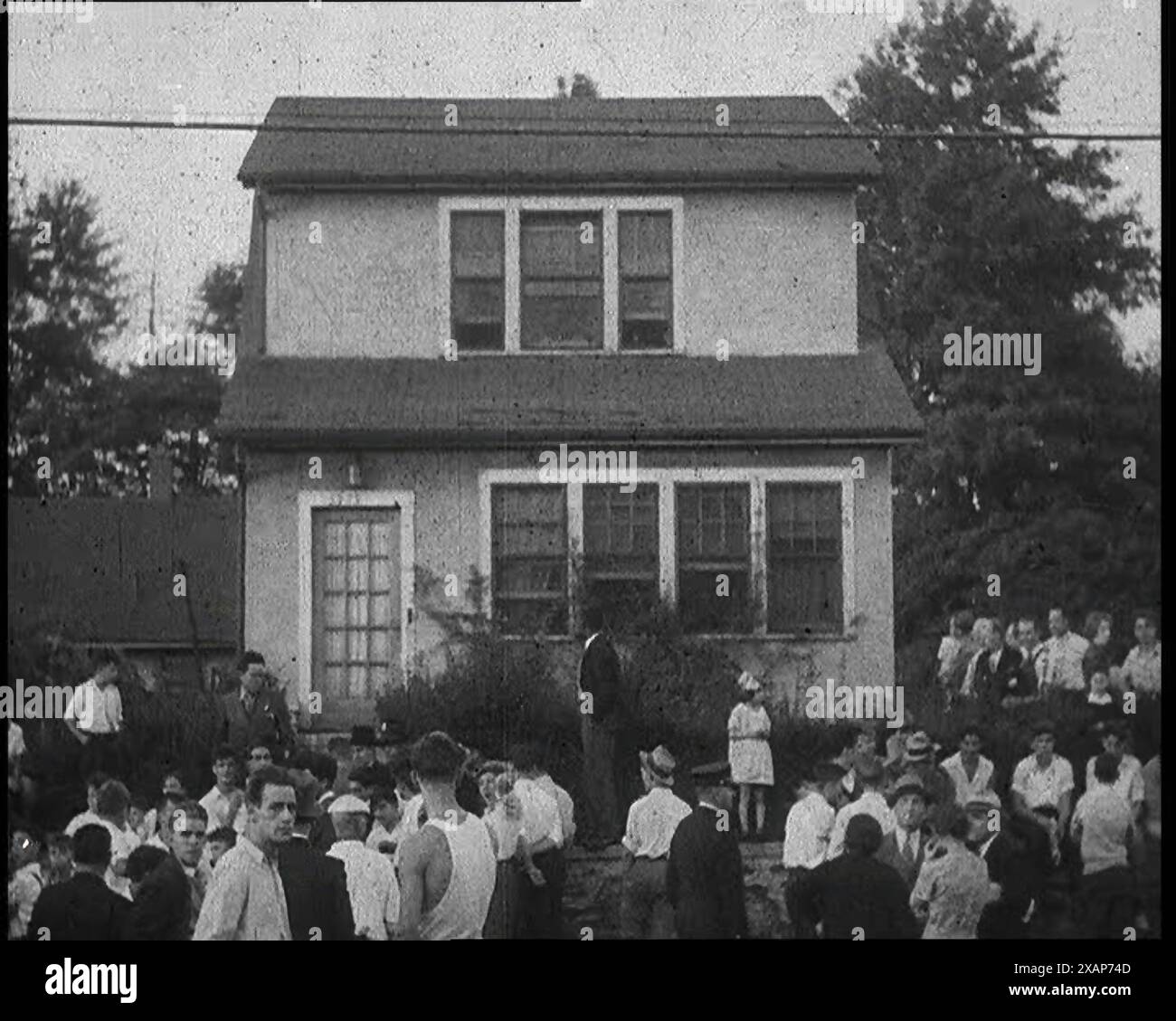 1930s crowd houses hi-res stock photography and images - Alamy