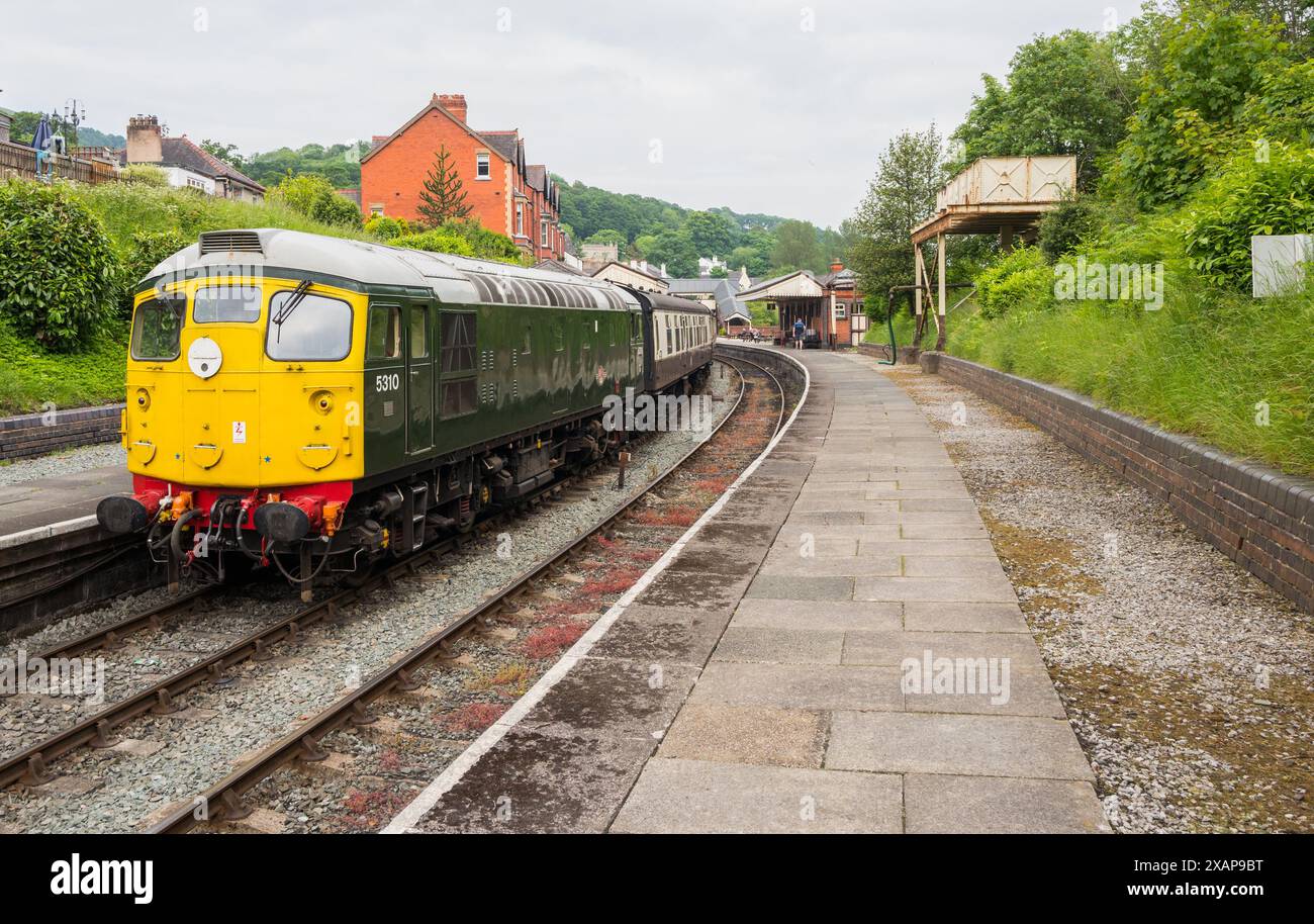 Class 26 diesel locomotive hi-res stock photography and images - Alamy