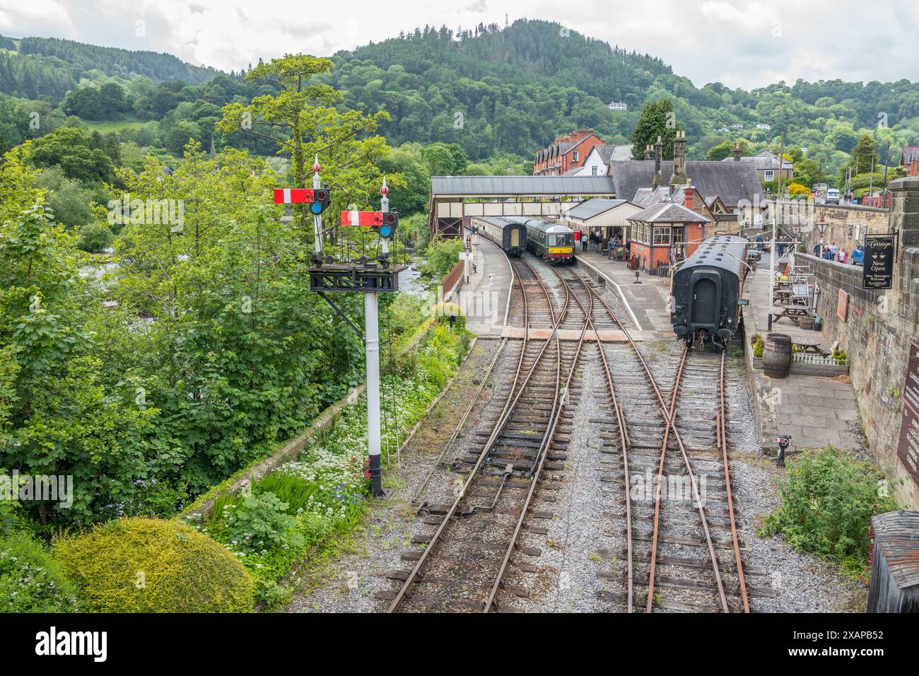 The Llangollen railway station in the Welsh town of Llangollen Stock ...