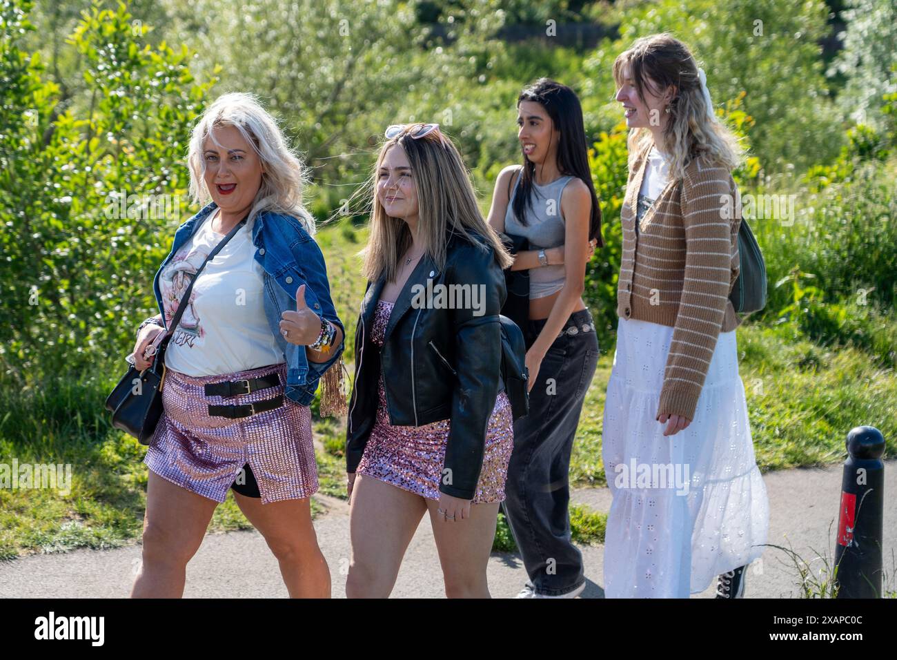 Edinburgh, Scotland, UK. 7th June, 2024. ‘Swifties' make their way to ...