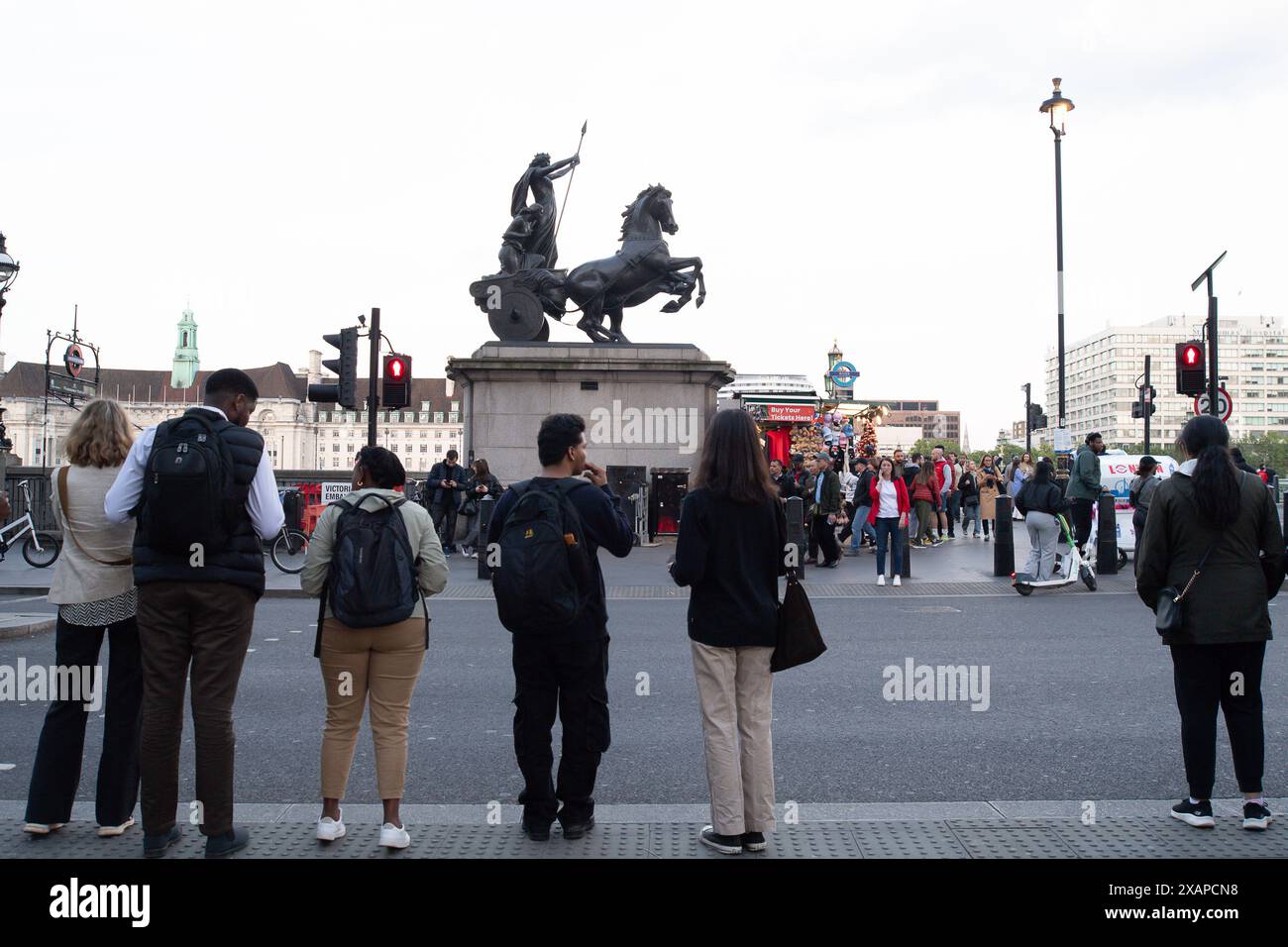 Boadicea and Her Daughters bronze sculptural statue in London ...