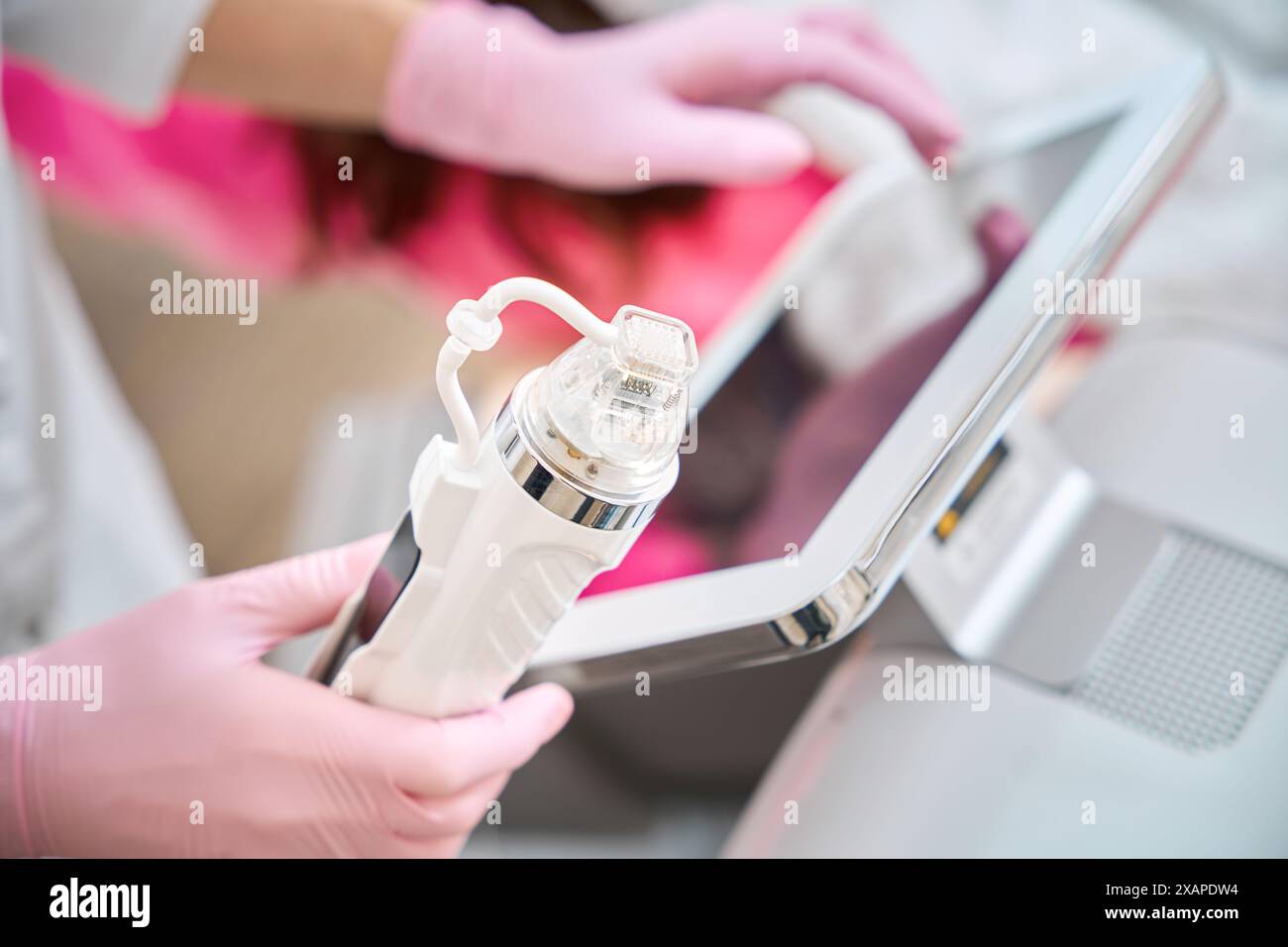 Microneedle rf lifting procedure hardware hi-res stock photography and ...