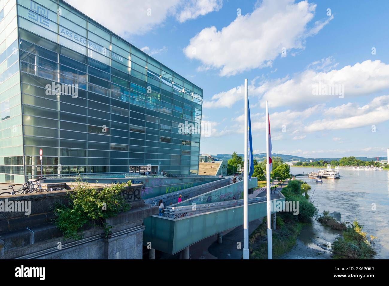 river Donau Danube at flood, Ars Electronica Center Linz Linz an der ...