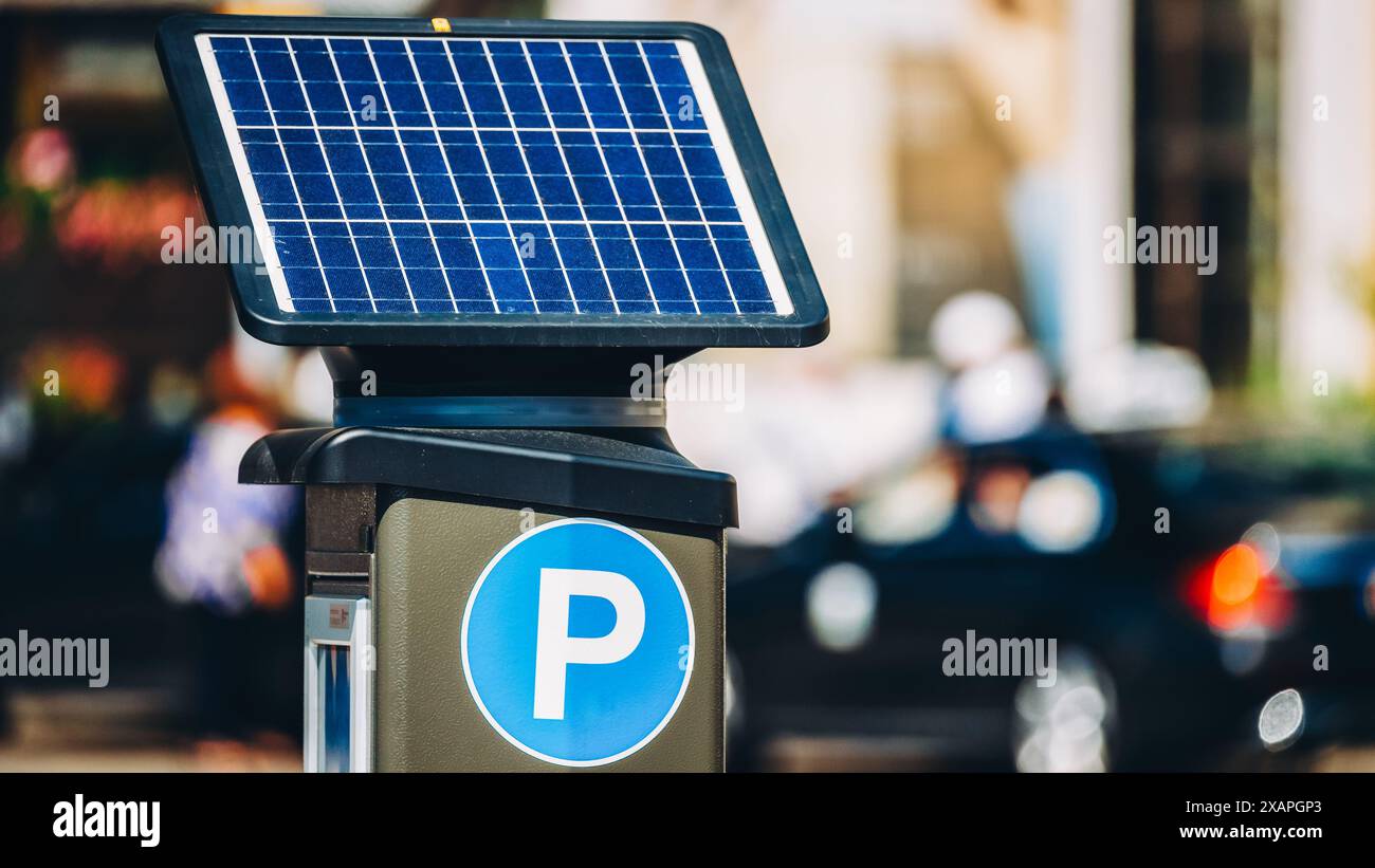 Solar powered street parking meter hi-res stock photography and images ...