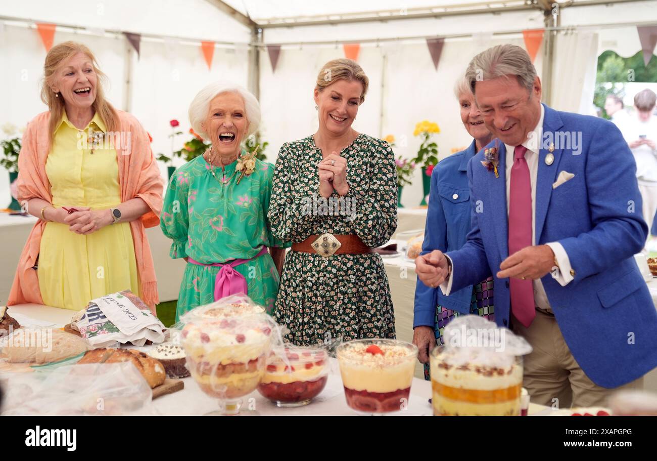 The Duchess of Edinburgh (centre) with Honorary President RWRHS Alan ...