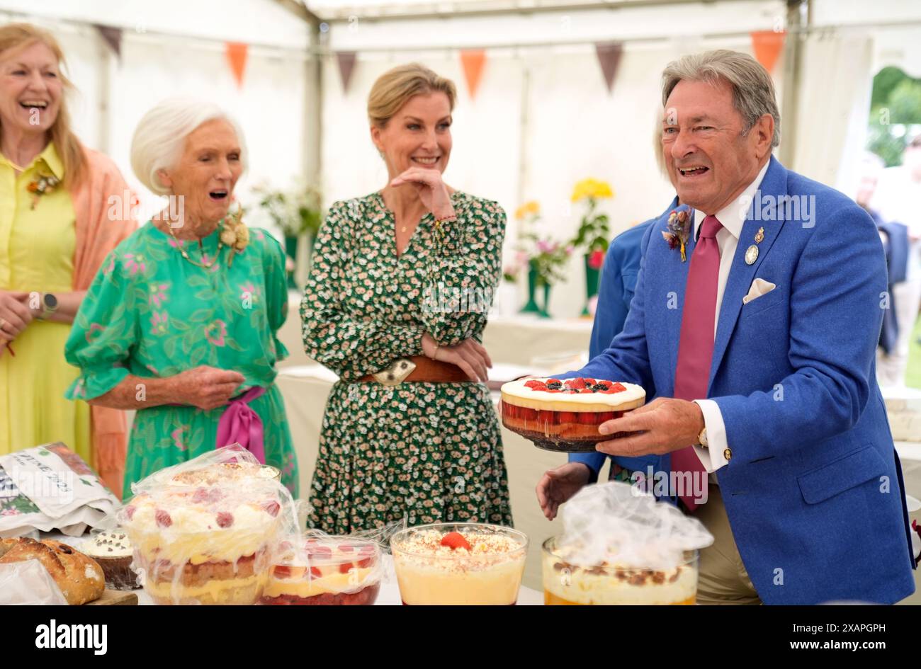 The Duchess of Edinburgh (centre) with Honorary President RWRHS Alan ...