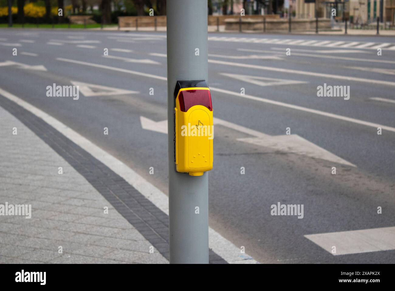 Crosswalk. Yellow button on a traffic light for pedestrians Stock Photo ...