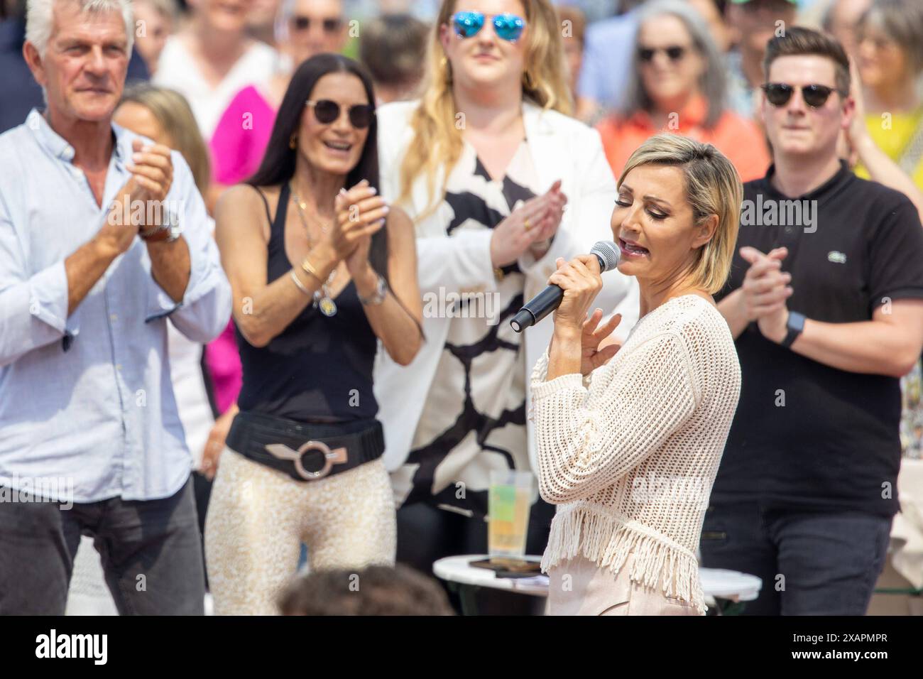Mainz Schlagersaengerin Tanja Lasch beim ZDF-Fernsehgarten am 26.05. ...