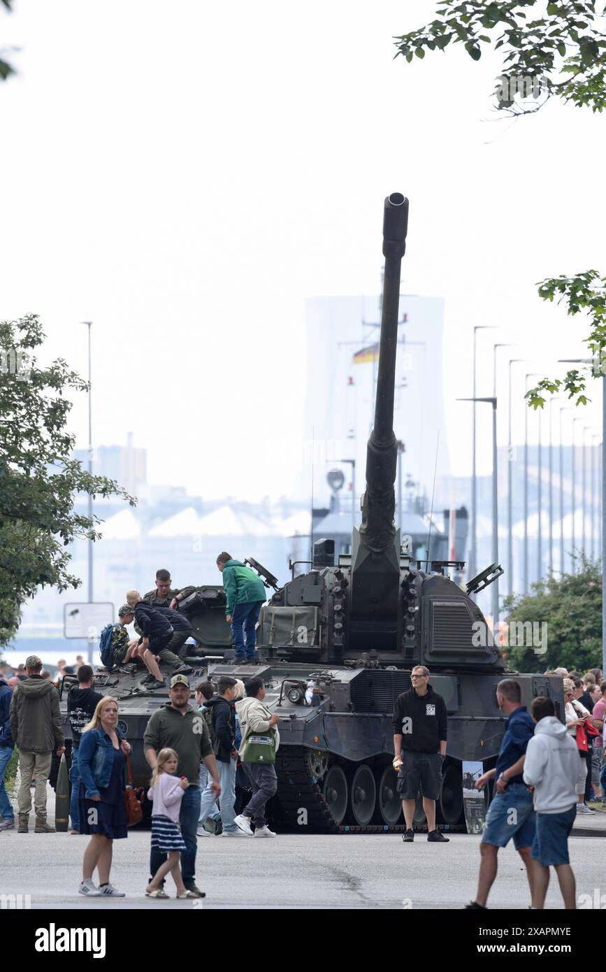 Rostock, Germany. 08th June, 2024. Visitors to the Bundeswehr Day at ...