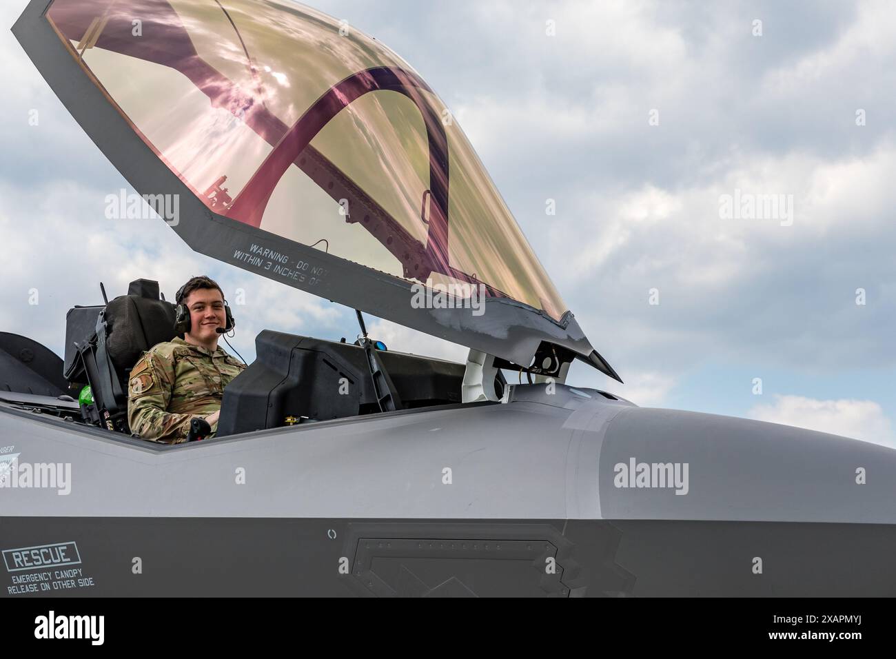 08 June 2024, Saxony-Anhalt, Holzdorf-Schönewalde: A US Air Force pilot ...