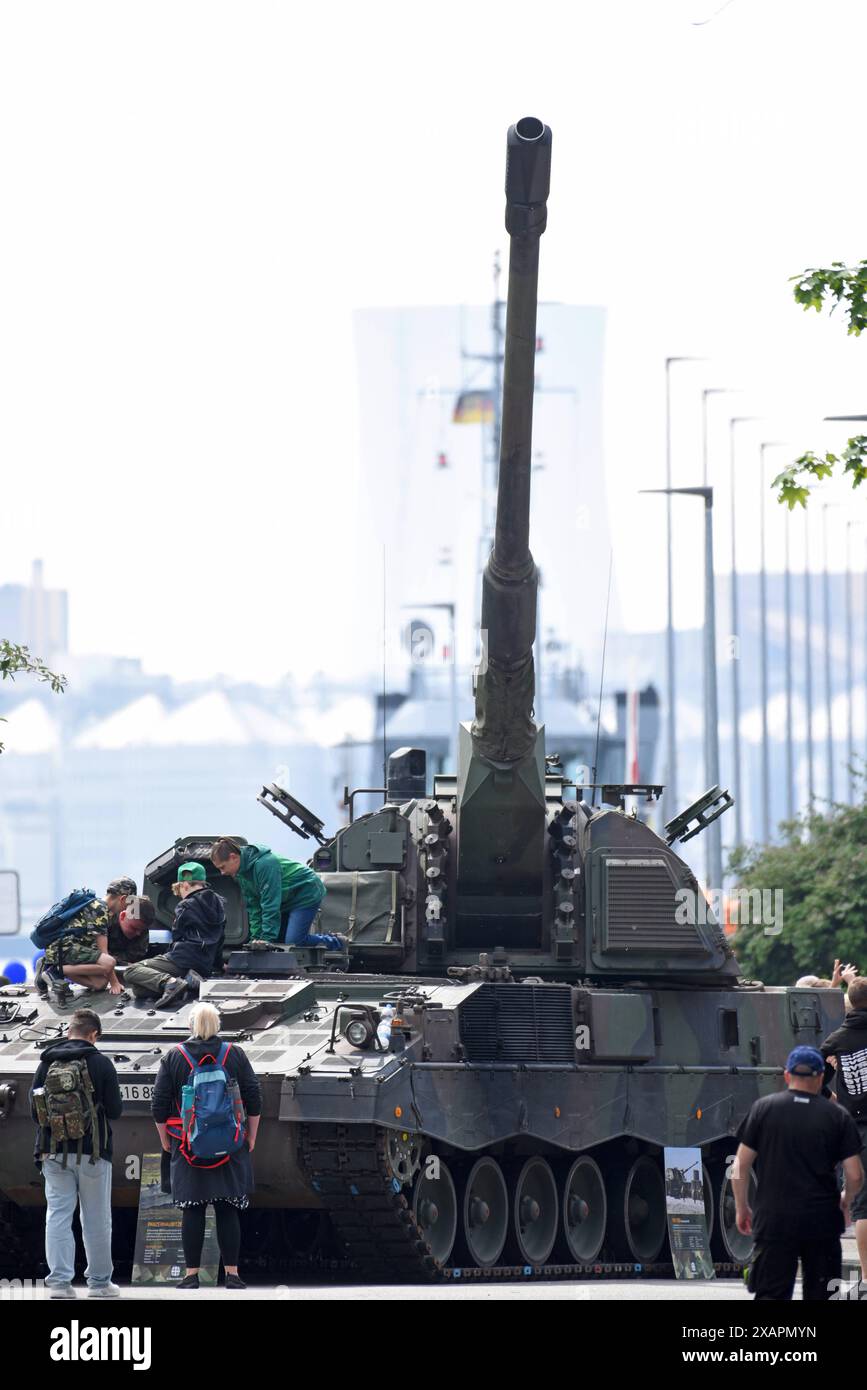 Rostock, Germany. 08th June, 2024. Visitors to the Bundeswehr Day at ...