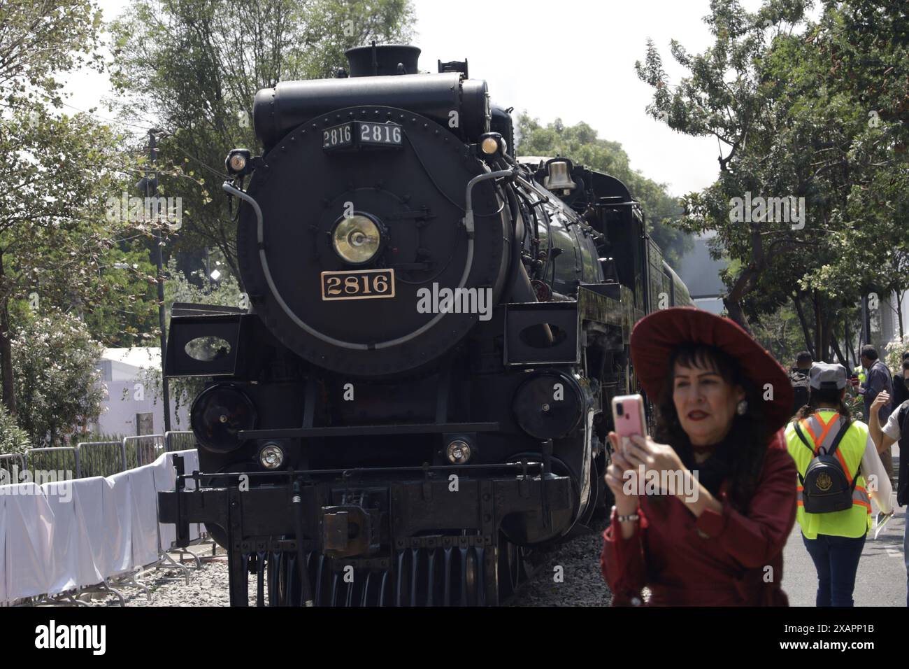 Non Exclusive: the Empress 2816 steam locomotive that the CPKC company ...