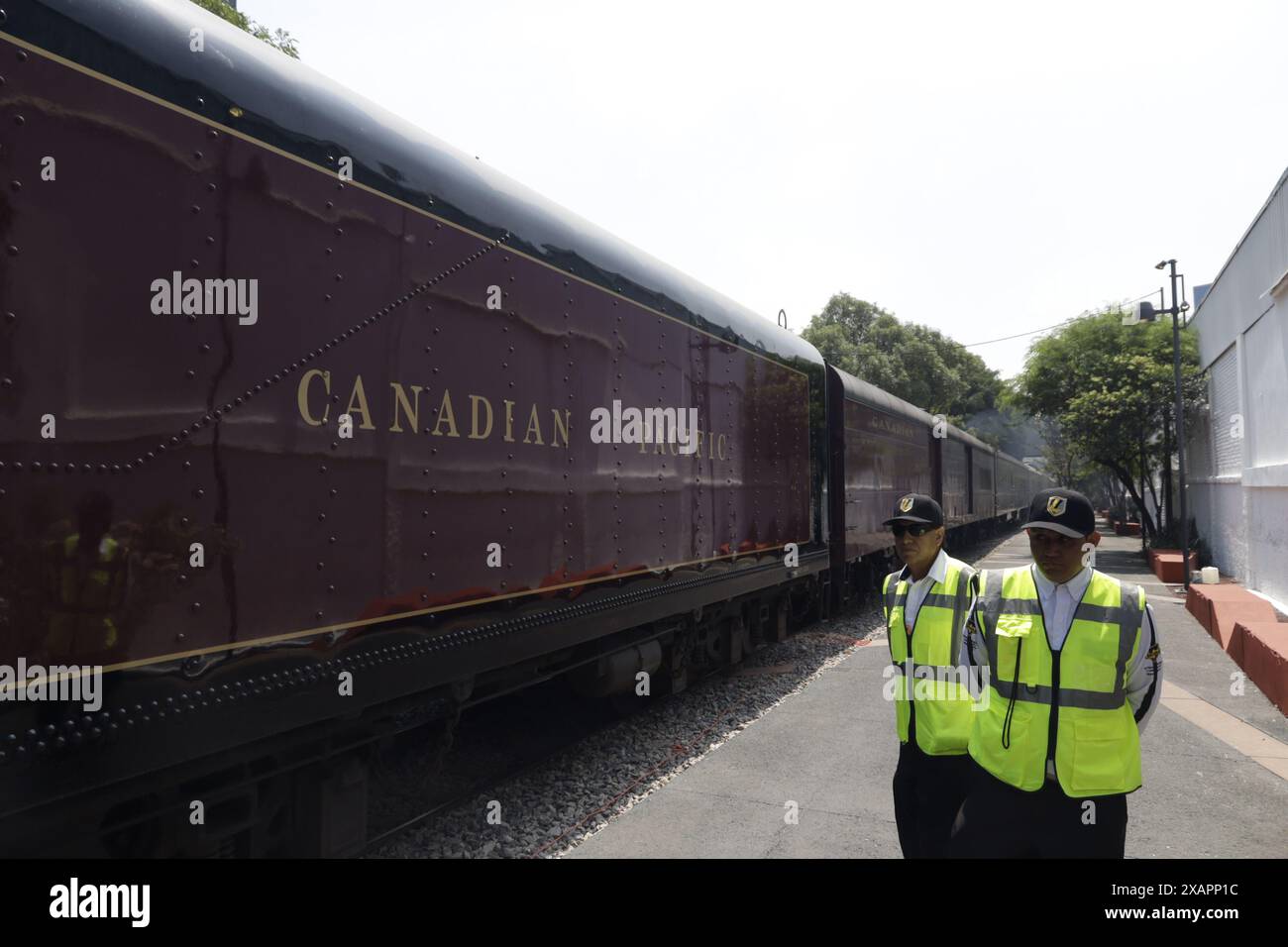 Non Exclusive: the Empress 2816 steam locomotive that the CPKC company ...