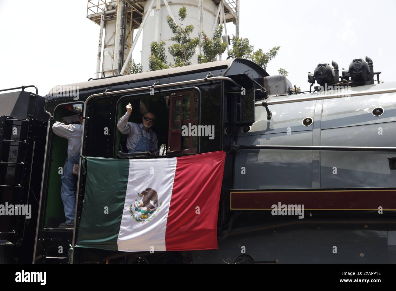 Non Exclusive: the Empress 2816 steam locomotive that the CPKC company ...